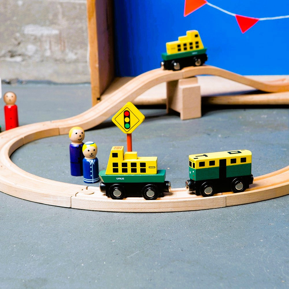 ICONIC WOODEN TOY - MINI MELBOURNE TRAM | makemeiconic
